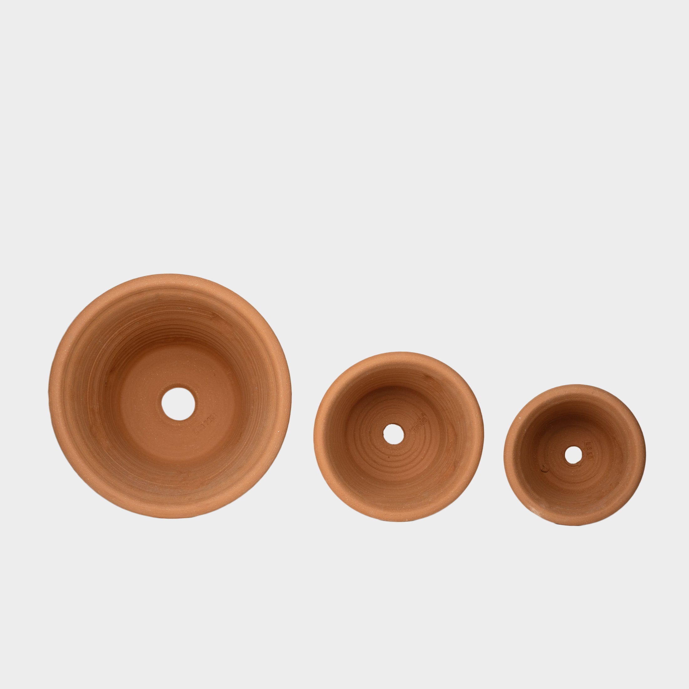 English Terracotta Embossed Bee Pots – Gardenheir