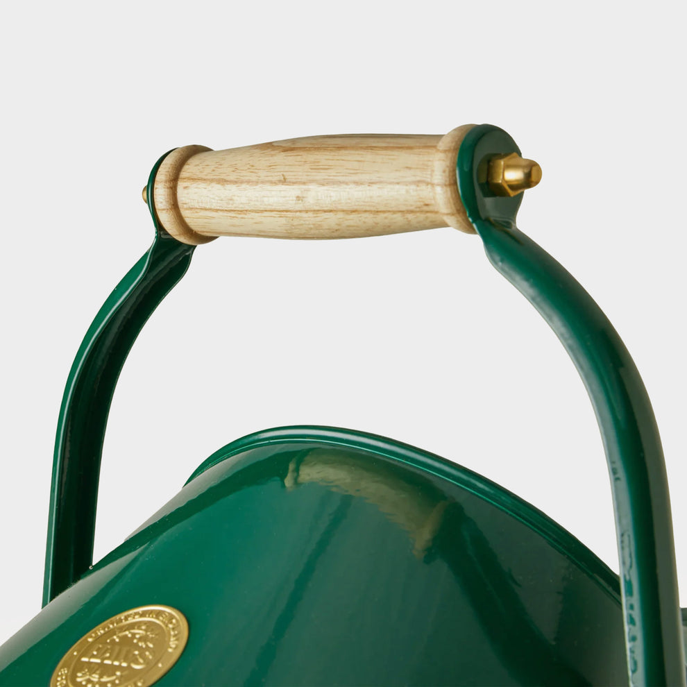 Haws England 2 Gallon Hockley Heritage Watering Can in Green – Gardenheir